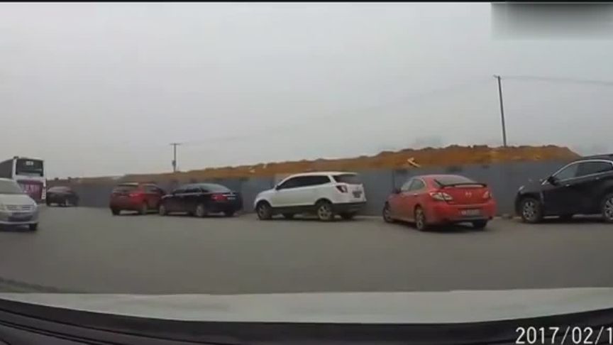 看完这些交通事故后,发觉骑电动车也得考驾照才能上路