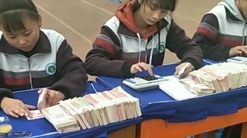 会计专业考试,这手速快了吧,专业的就是不一样!