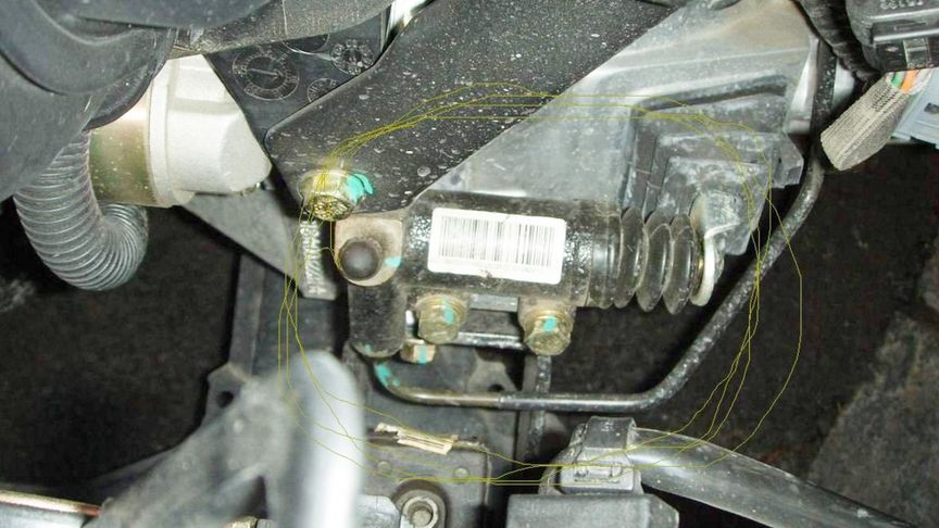 车子怠速抖动厉害，别着急乱修，是这里出了问题，轻松解决不被坑