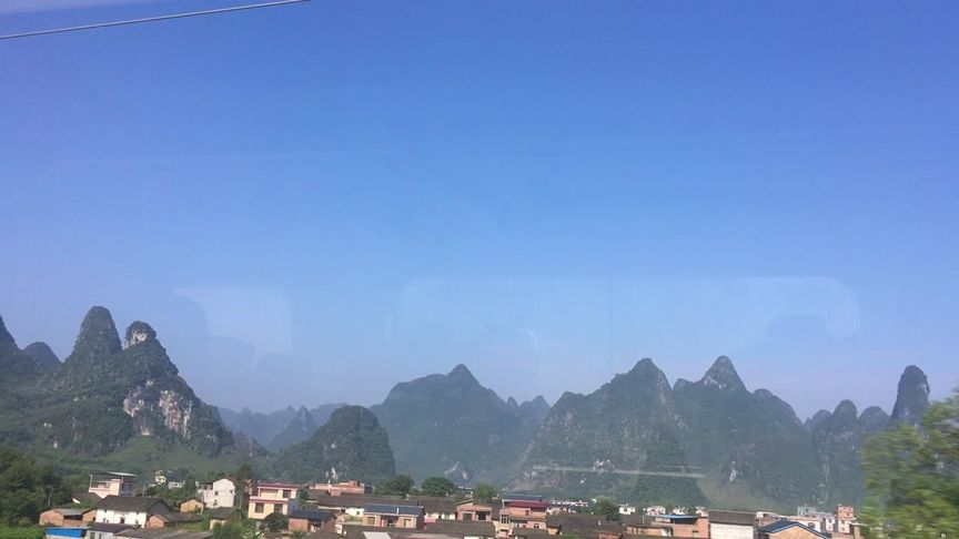 坐上火车去广西,要看那神奇的桂林山水
