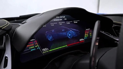 法拉利SF90搭载3.9T双涡轮增压V8发动机与三台电动机组