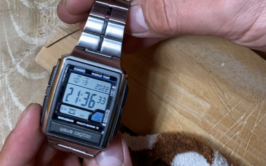 卡西欧拆钢带表链 用点巧劲 无损拆卸wv59严禁转载