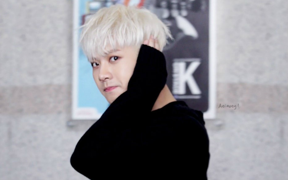 【王嘉尔】喜欢和粉丝玩躲猫猫的爱豆