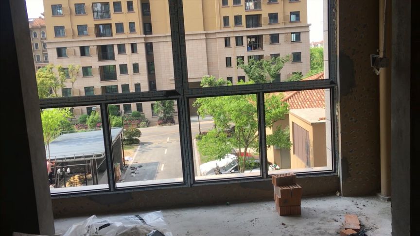 阳台封窗断桥铝,750一个平方贵不贵,小伙今天来看下装上去效咋样