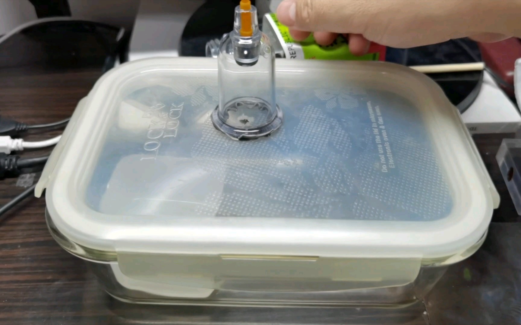 AB硅胶翻模消泡小技巧-乐扣饭盒+拔罐器组合