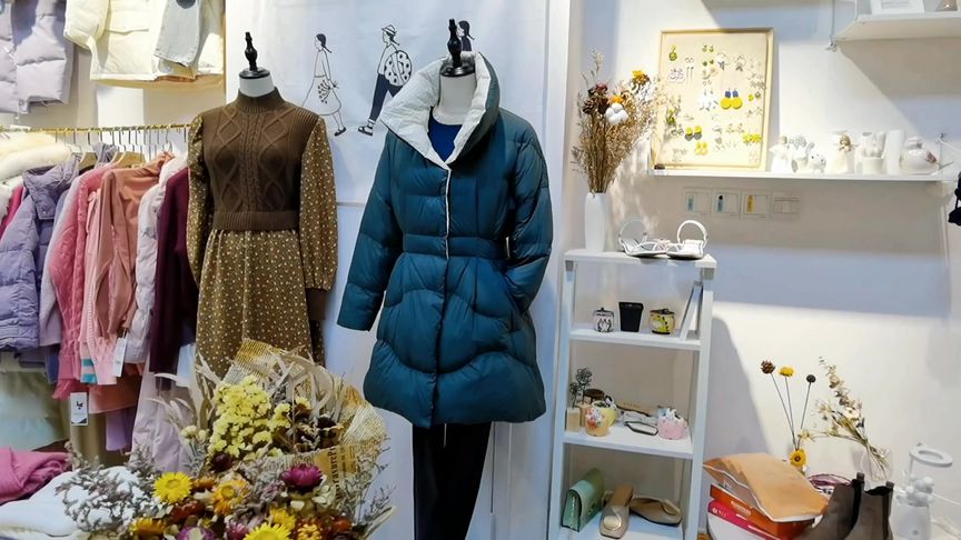 今天顾客问我这羽绒服多少钱,进货价450,我说错390