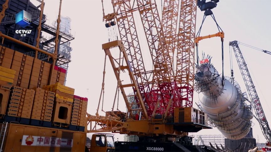 中国基建的“超级金刚”!看4000吨级履带起重机有多强
