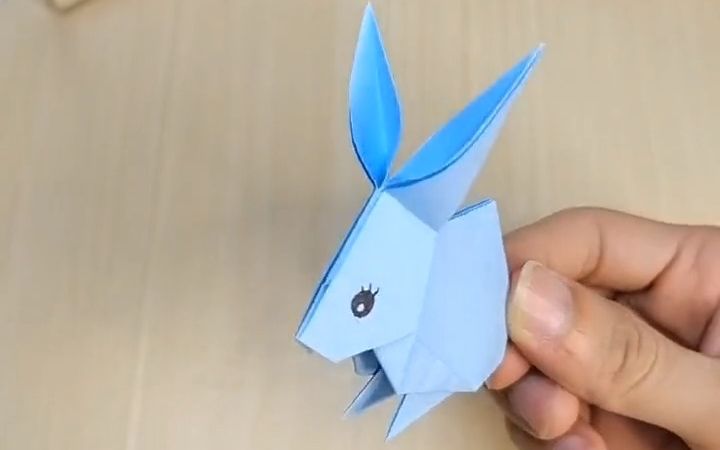 简单又可爱的小兔子,一看就会折,赶紧折一只陪你宝宝做作业吧!