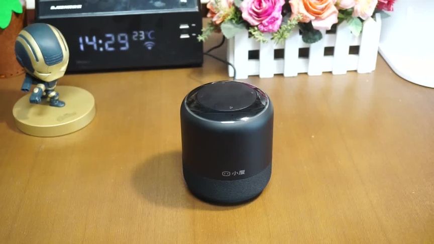 这小度音箱厉害了,除了查资料、听歌,还能语音控制普通家电