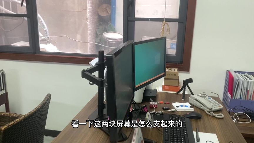 一台电脑主机怎么实现多个显示器拓展显示