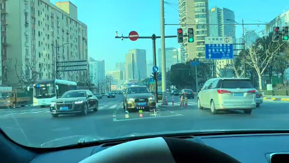 左转的红灯最难等了,啊啊啊啊!