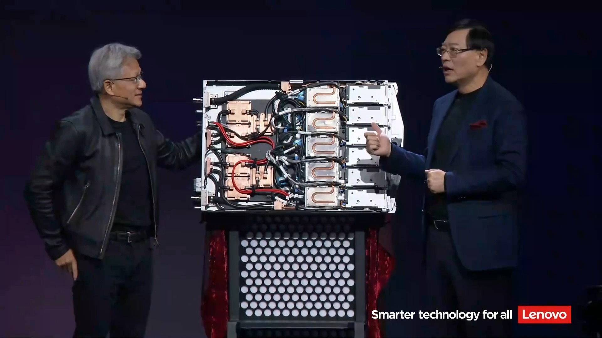 ...发布全球最"凉爽"的GB200液冷AI服务器——ThinkSystem SC777系统