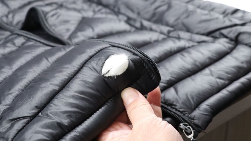 羽绒服破洞织补,扔了可惜,这样补起来可以省下一笔