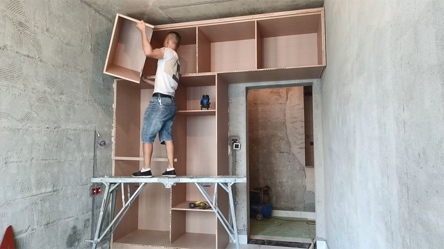 今天给卧室做衣柜,双开推拉门设计,您说实用吗?