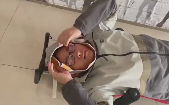 颈椎牵引器的使用