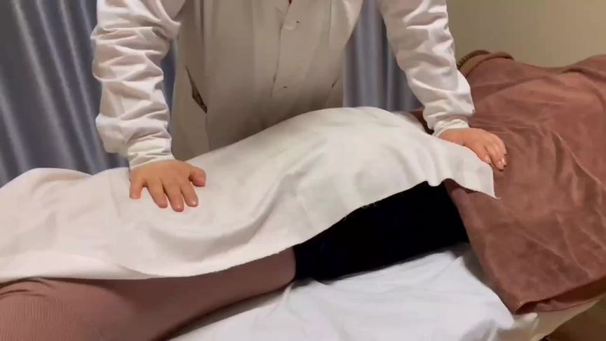 次髎穴是通经活血的要穴,每天按一按,可强腰补肾