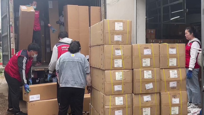 海康威视停车系统道闸门禁大量到货#生活不会辜负每一个努力的人