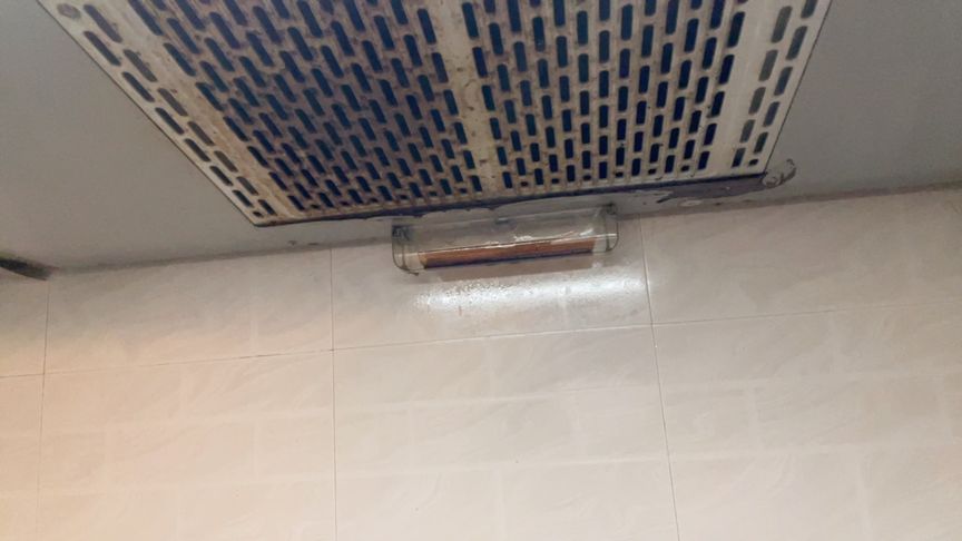 清洁灶台,火碱太好用了!千万要注意安全、不能碰都皮肤。