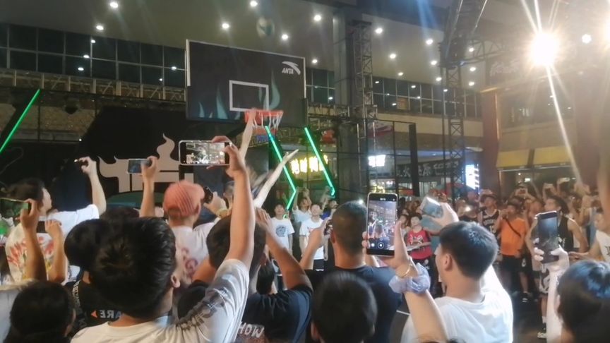 篮球表演,篮球对抗赛,看着挥洒汗水,感慨人生