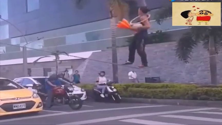 小伙1分钟表演不得不佩服,凭本事要钱!