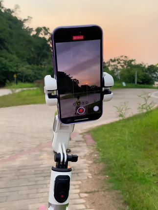 .日常拍摄 #拍出电影感 #智能跟拍云台 #稳定器运镜技巧 #三脚架自拍杆