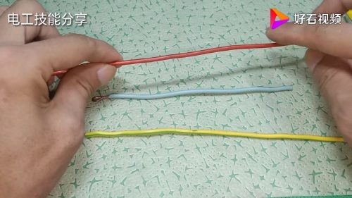 又一触目惊心的电线事故,老电工真心提醒:家庭电路安全大揭秘不可忽视!