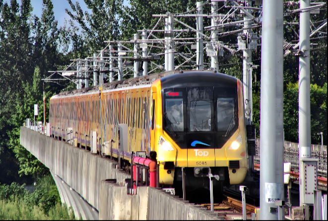 成都地铁5号线 主题列车5005 华桂路 折返