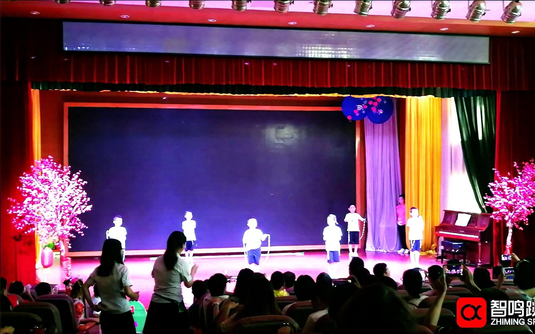智趣心跳-花样跳绳表演-潜龙学校·每班一台戏