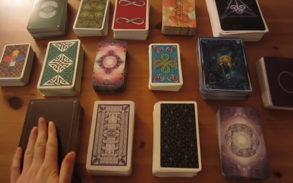 ...油管搬运 我最爱的塔罗牌各类塔罗牌介绍 塔罗牌开箱 神域卡开箱