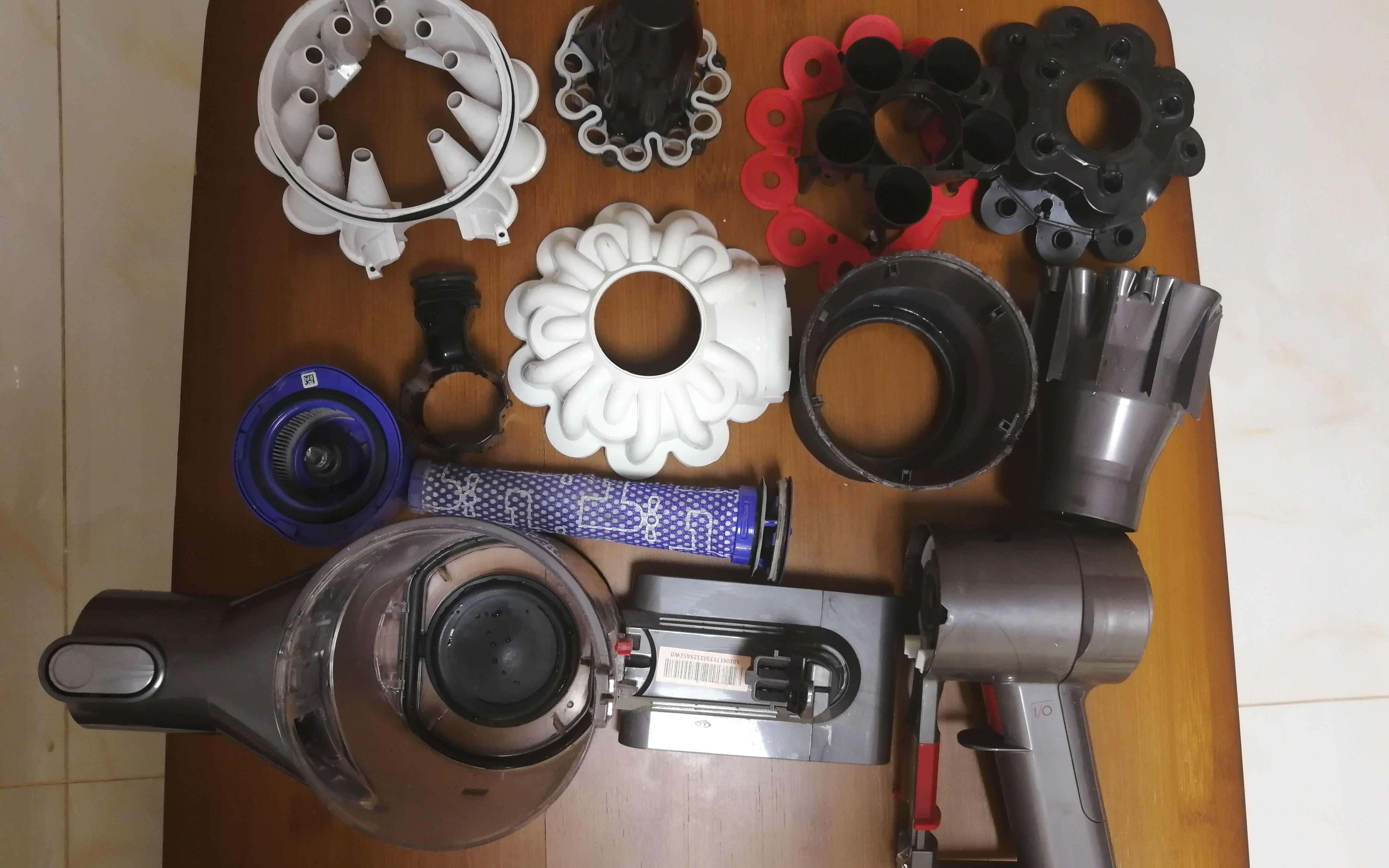 戴森v6拆解、清灰、清洗