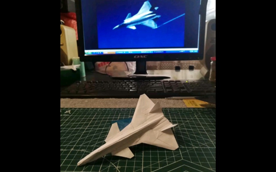 【折纸教程】歼20米折教程(原创),一张A4纸纯折不剪裁可飞行。