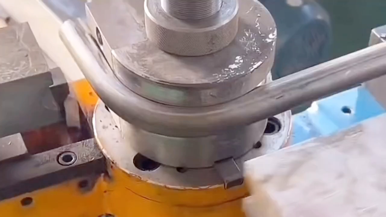 半自动弯管机,饱满无褶皱弯钢管单个弯一次成型自动弯管机