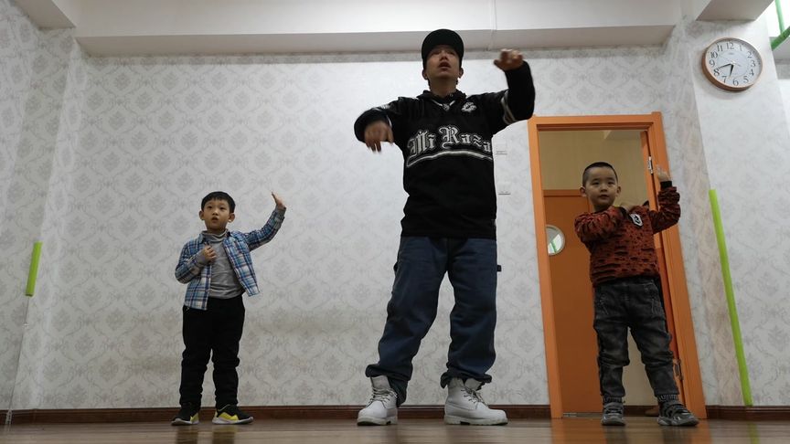 儿童街舞教学,简简单单学街舞,轻松几步就学会