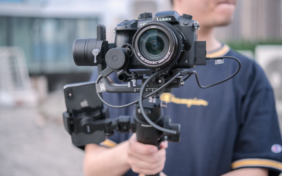 单手撸vlog真的很爽!开箱大疆如影SC快速开箱