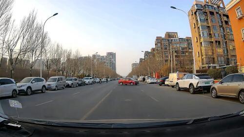 自动刹车这个功能其实容易被追尾!