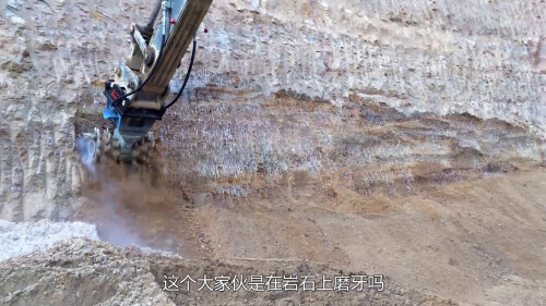 什么是滚轮研磨机?过程就像在磨牙,彻底将岩石粉碎