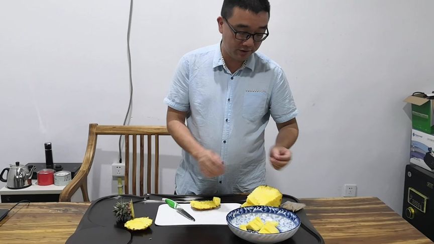 台湾凤梨的正确的削皮方式,简单方便