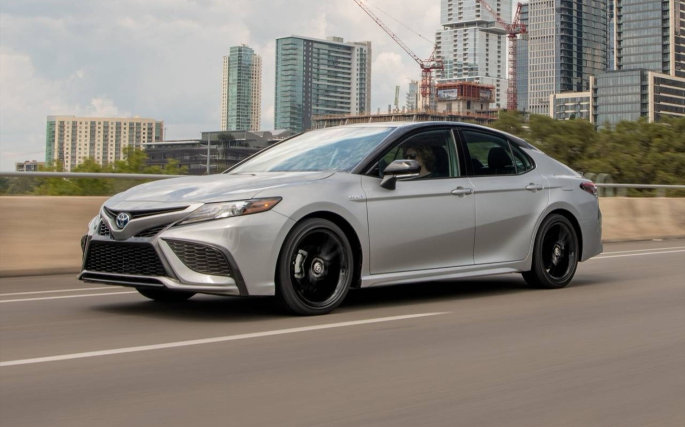 不喜欢亚洲龙的内饰?来看看2022款丰田Toyota混动版凯美瑞Camry吧!