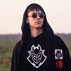 筱尊大咸鱼 