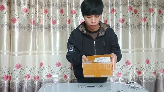 花318块网购的手机云台稳定器,拆箱测试,效果好给力