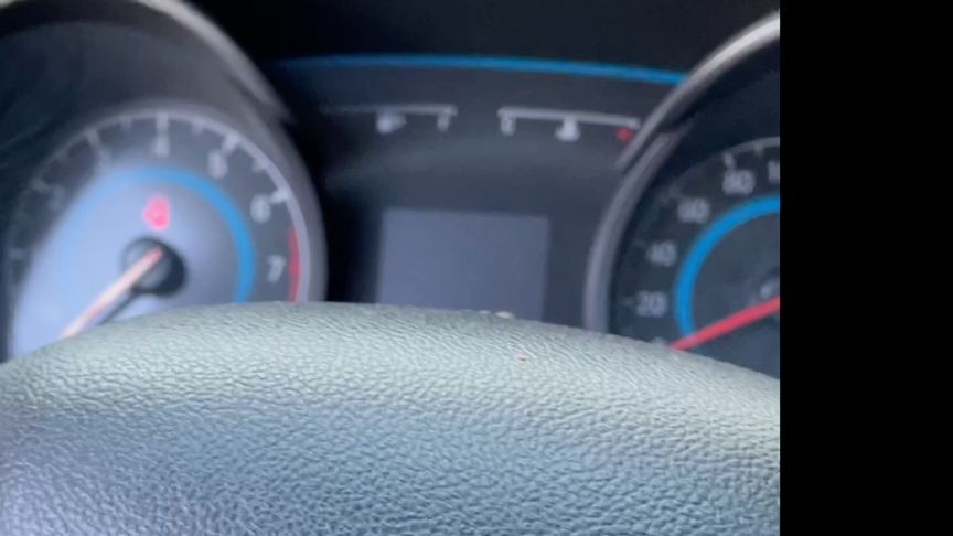 汽车没电,充电宝也可以搭电,效果真不错