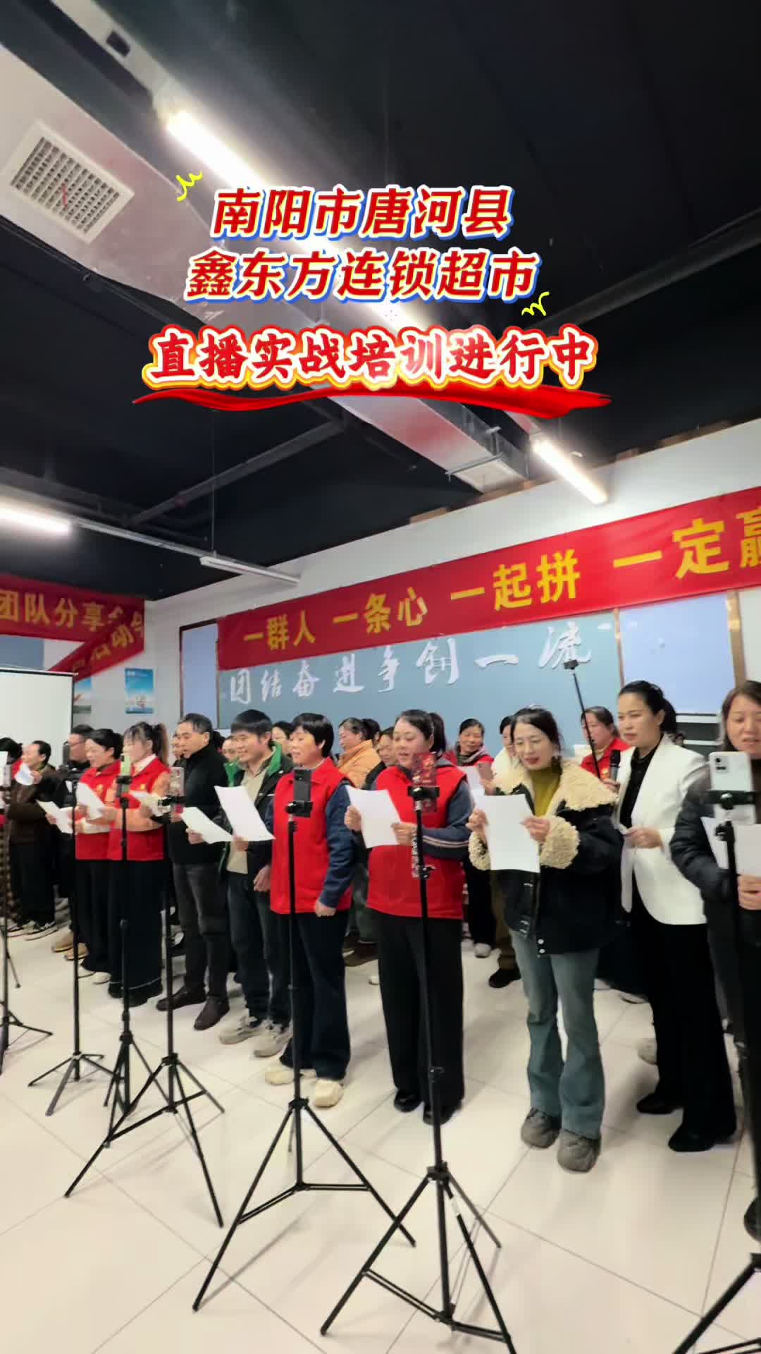 ...整车整车的供不应求ߔ�70后退休不躺平!11月跑遍6省10多城,12月...