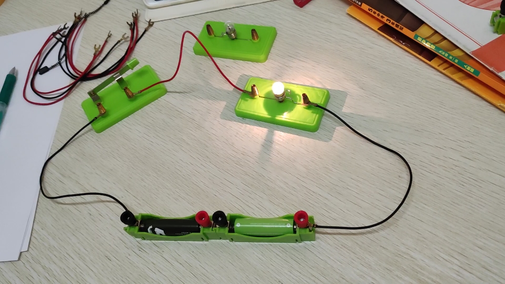 初中物理实验-15.2-1简单电路