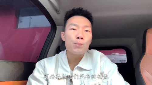 等红绿灯有必要挂N档吗?操作不当不止会伤车,做对了安全又省油