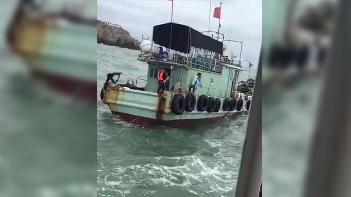 浙江宁波一海钓快艇遇险 7人获救3人失联