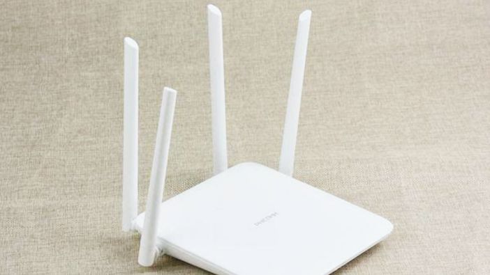 无线路由的天线折一折,无线信号瞬间增强20倍,无线网速立刻提高