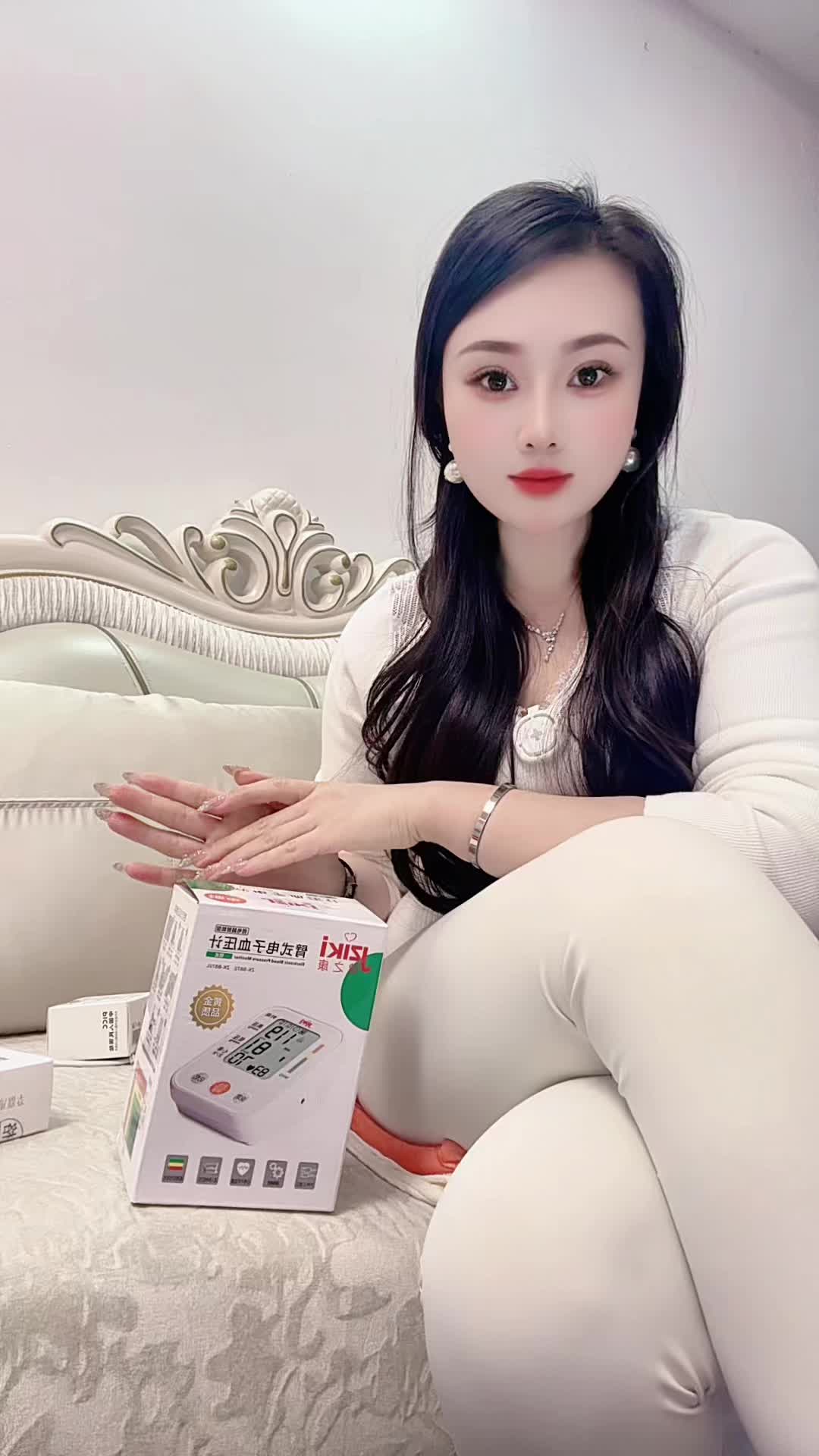 家里长辈高血压的一定要入手这个臂式血压仪,它操作简单,一键测量,...