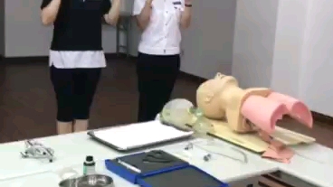 成人气管插管术视频详解