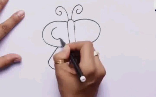 英文字母简笔画:R