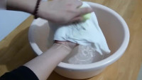 衣服老是弄到墨水笔渍,教您轻松洗净